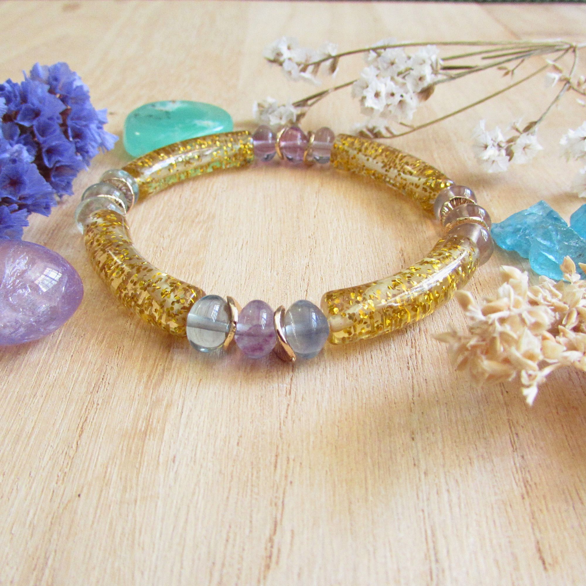 Bracelet fluorite tubes incurvés pailletés contemporain tendance